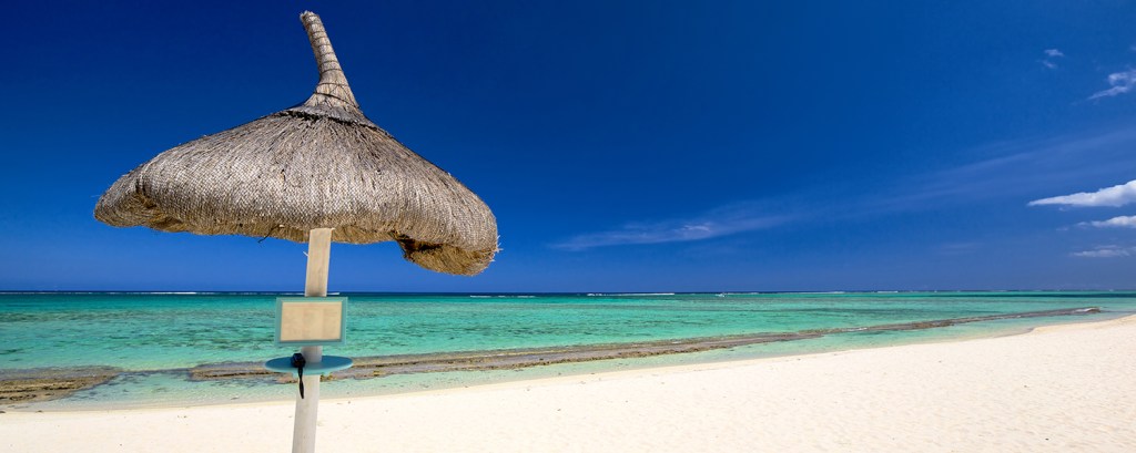 The Coral Reefs of Mauritius – ROBERT MARK SAFARIS